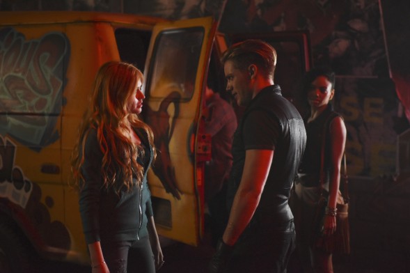 Recap: SHADOWHUNTERS Delivers a Magic Ginger in a Solid Start ...